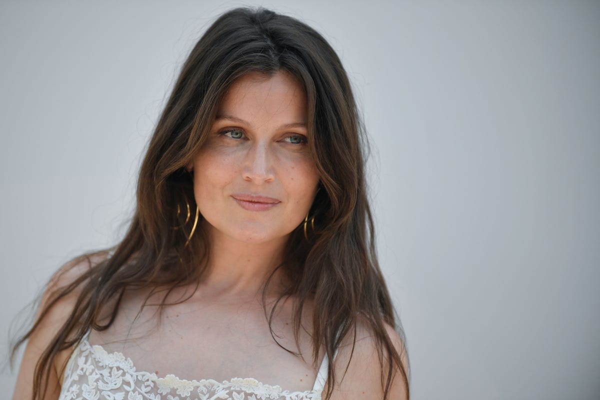Laetitia Casta Nuda Sulla Copertina Di Bazaar Francia