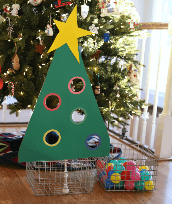 45 Fun Christmas Games for Kids and Adults in the Family 2024