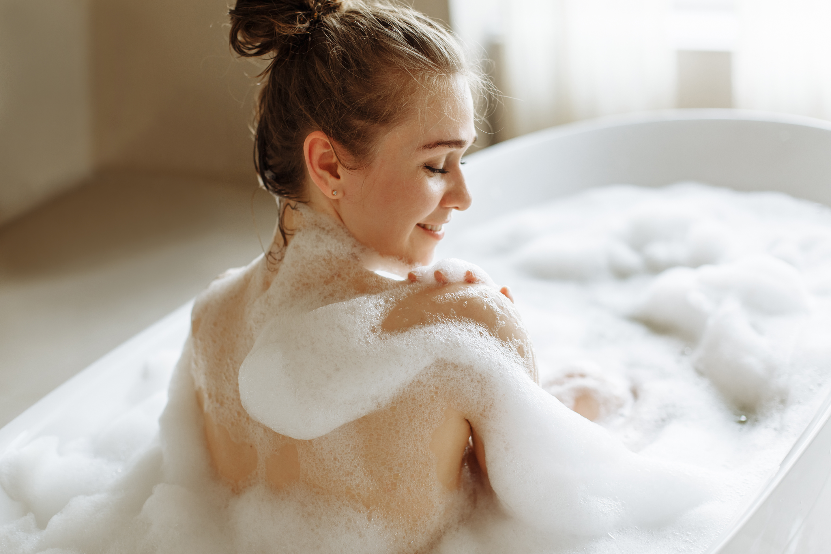 13 Best Bubble Baths for a Luxurious Soothing Soak
