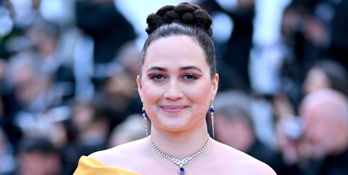 Lily Gladstone Re-creates a Balenciaga Couture Look at Cannes Lily Gladstone Re-creates a Balenciaga Couture Look at Cannes