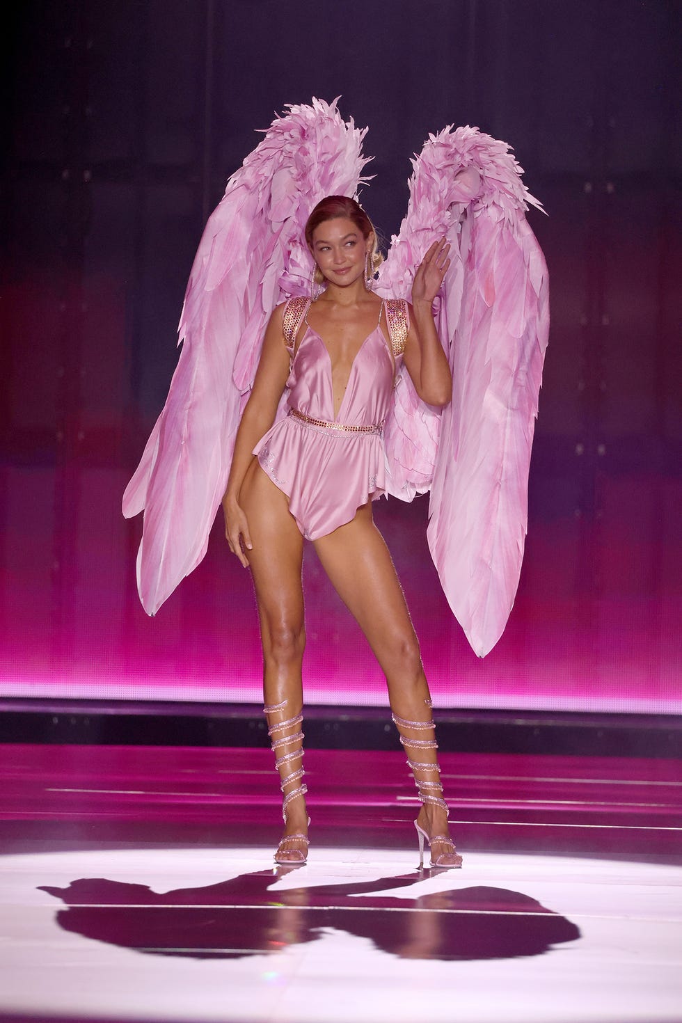 Bella Hadid Shares Pic With Gigi From 2024 Victorias Secret Show