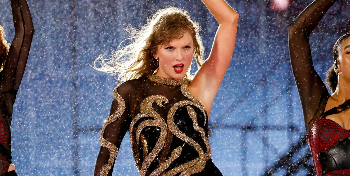 Taylor Swift Debuts A New Reputation” Bodysuit On The Eras Tour