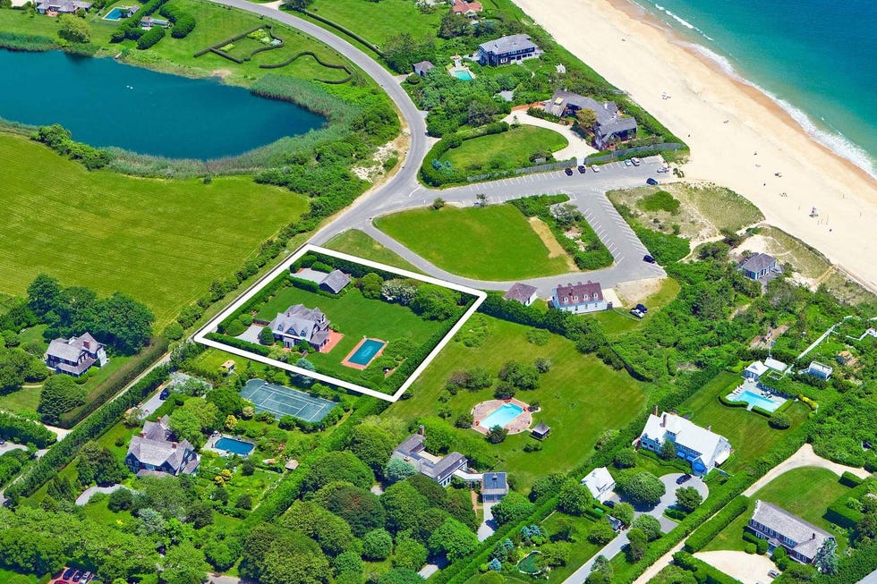 The Grey Gardens Carriage House In East Hampton Is For Sale Hamptons