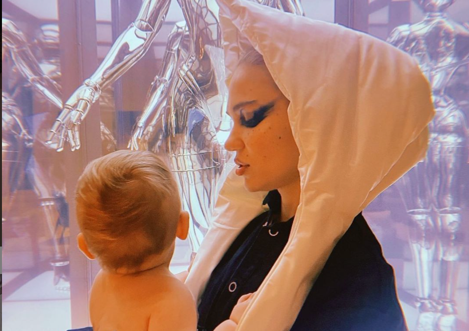 Grimes Says Her Son Calls Her By Her First Name Instead Of Mom