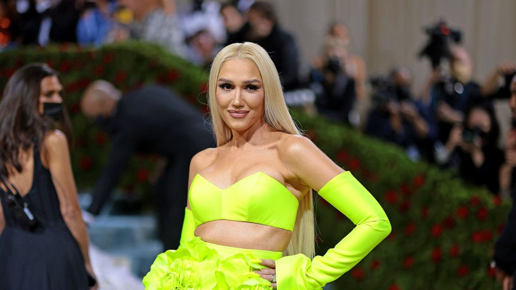 Gwen Stefanis Throwback Teenage Hairstyle Is A Big Summer Trend