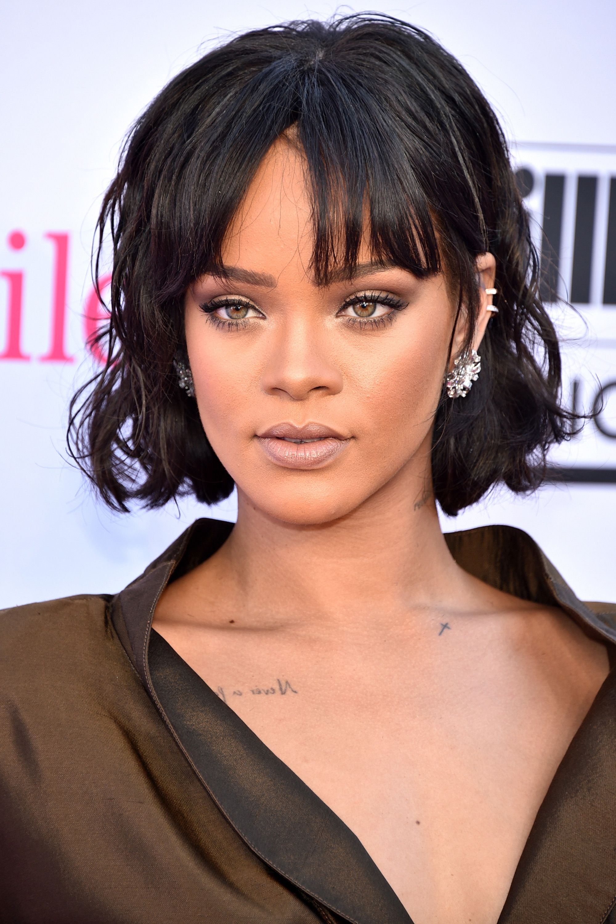 Rihanna s Complete Hair Transformation Rihanna Hairstyles and Hair Color