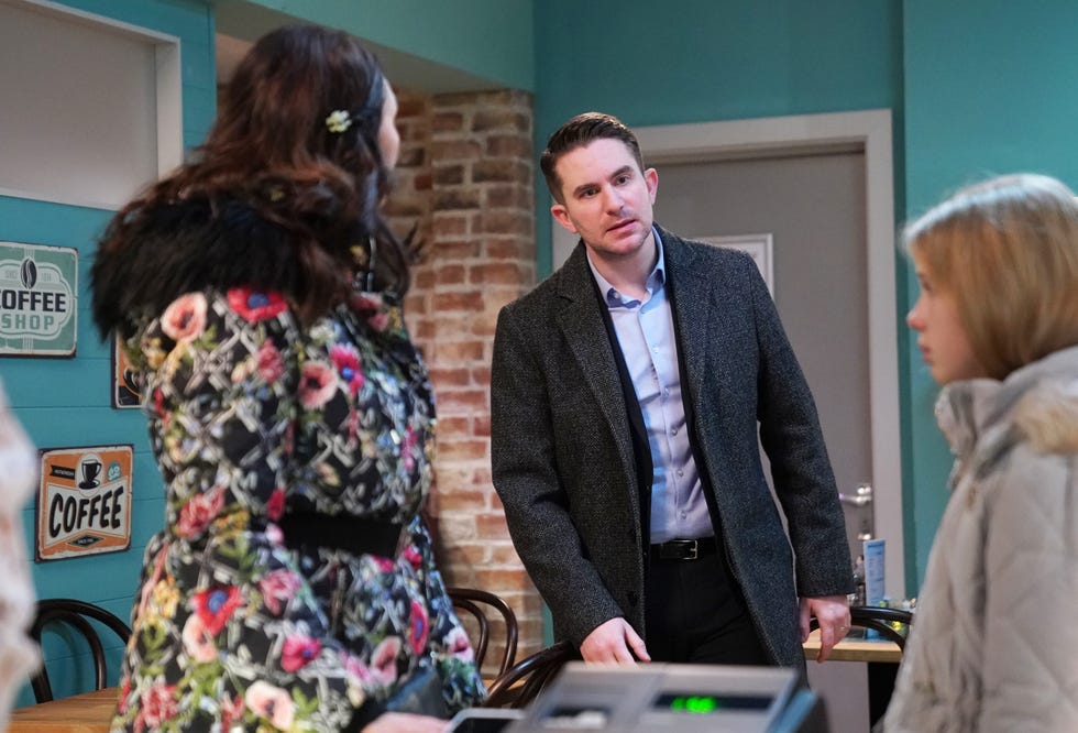 Eastenders Airs Worrying Phil Mitchell Twist In Early Iplayer Release
