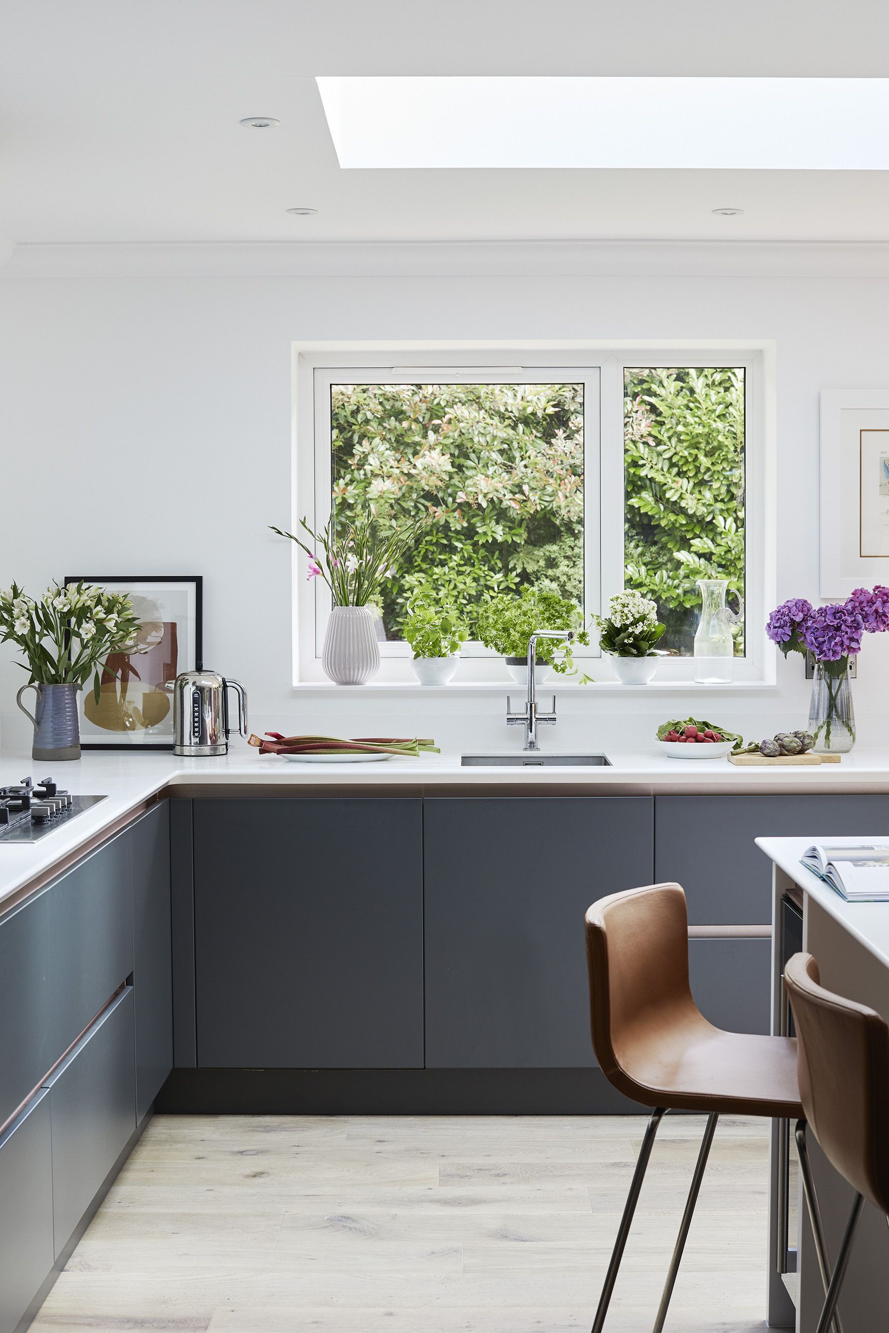 Homebase handleless kitchen store