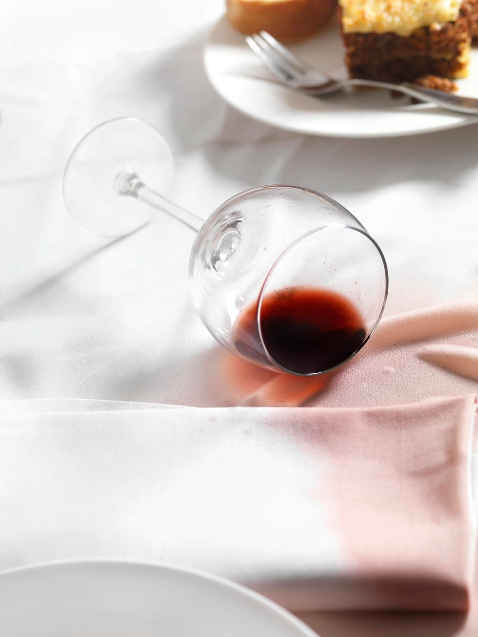 How To Remove Red Wine Stains According To An Expert