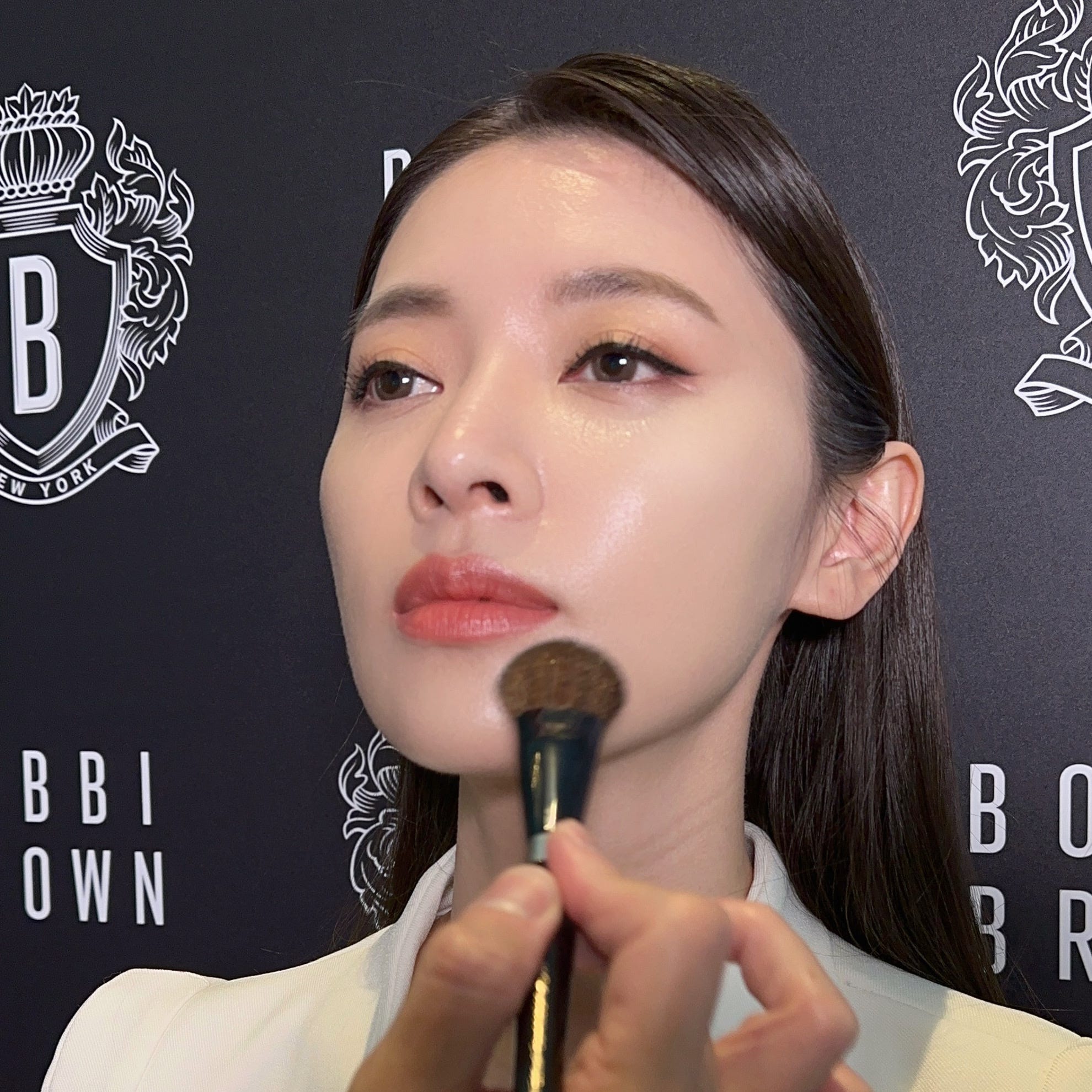 讓底妝更服貼的小秘訣!專業彩妝師不藏私「粉底上妝手法」加1步驟底妝更貼更持久!