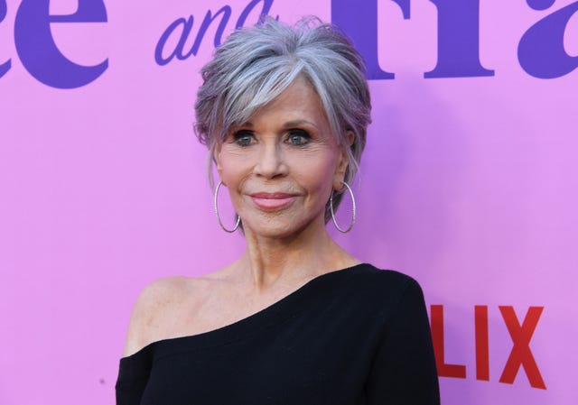 「整形は中毒になる」84歳のジェーン・フォンダ、過去に受けた“フェイスリフト”を後悔｜ハーパーズ バザー（harpers Bazaar）公式