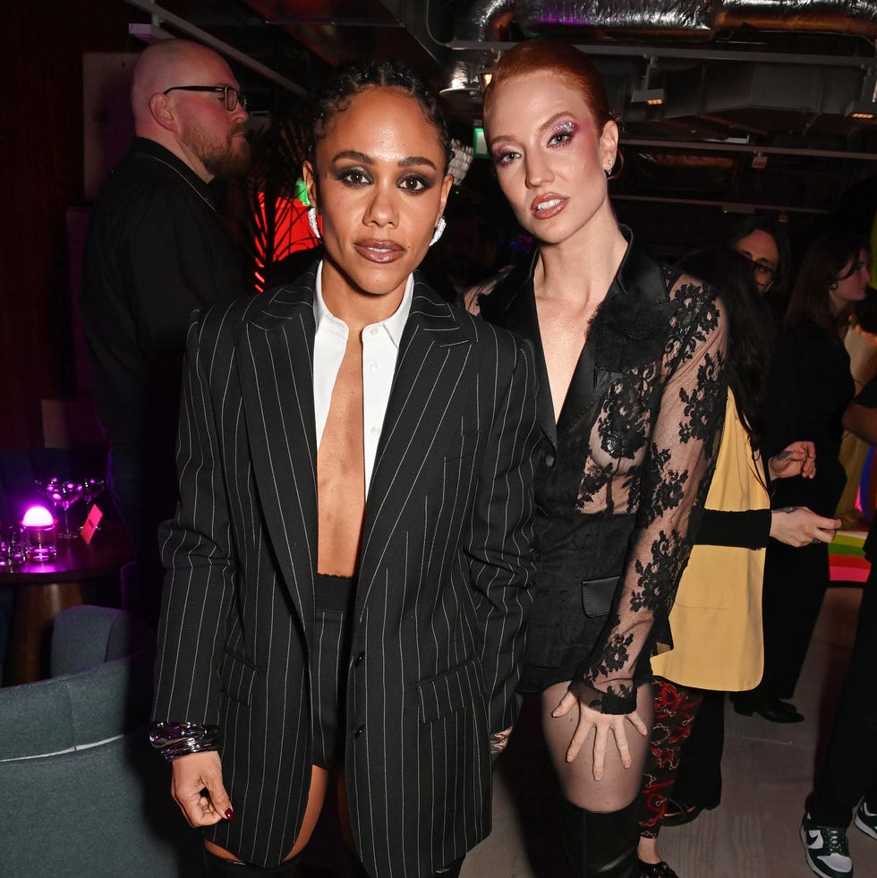 Strictlys Alex Scott Cosies Up To Girlfriend Jess Glynne At Brits