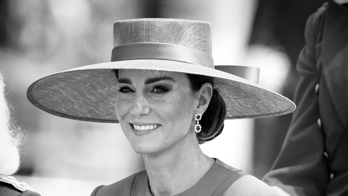 Kate Middleton Al Trooping The Colour Il Look Che Omaggia Diana