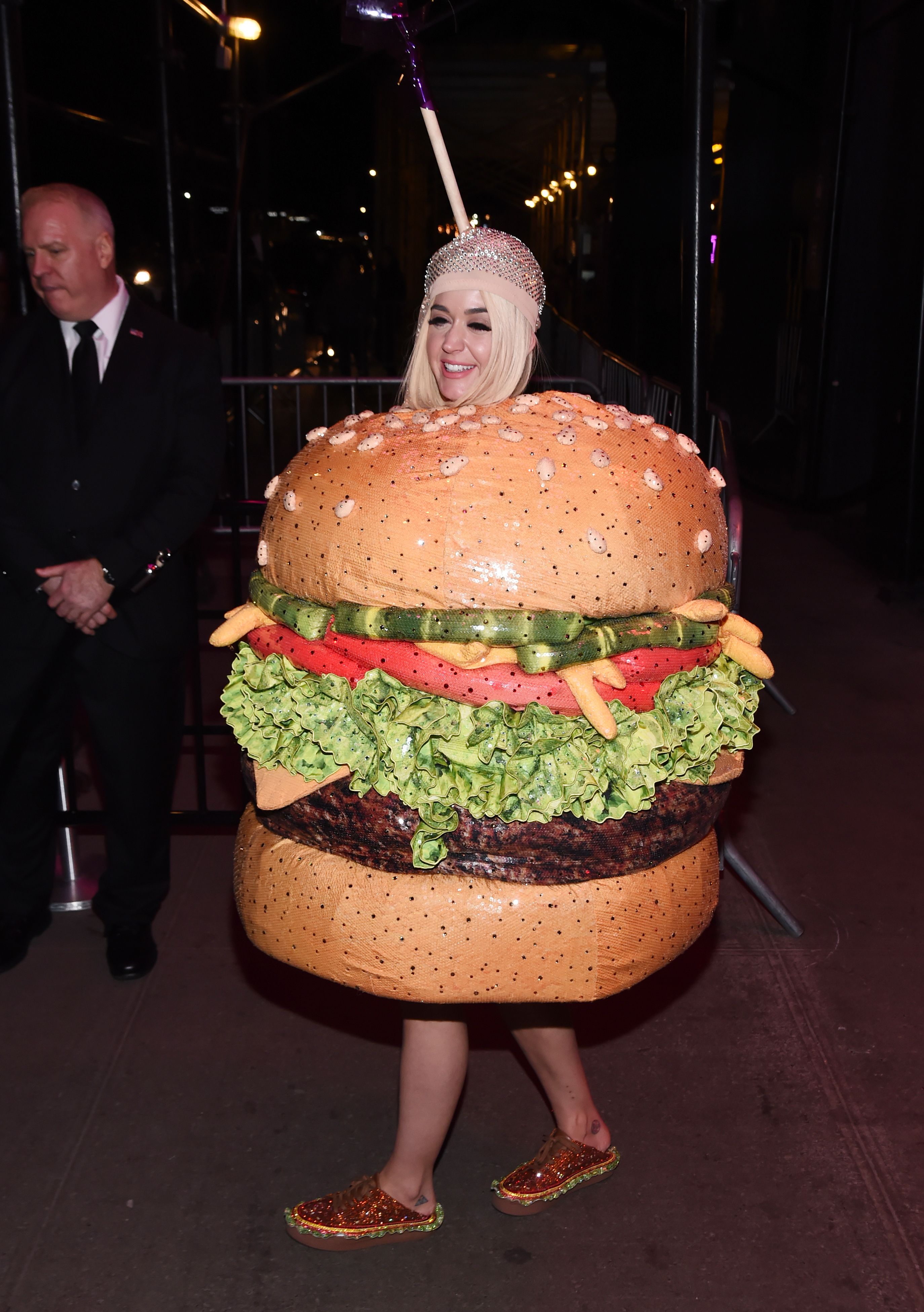 Katy Perry Wore a Hamburger Costume and Kissed Celine Dion During Met Gala 2019