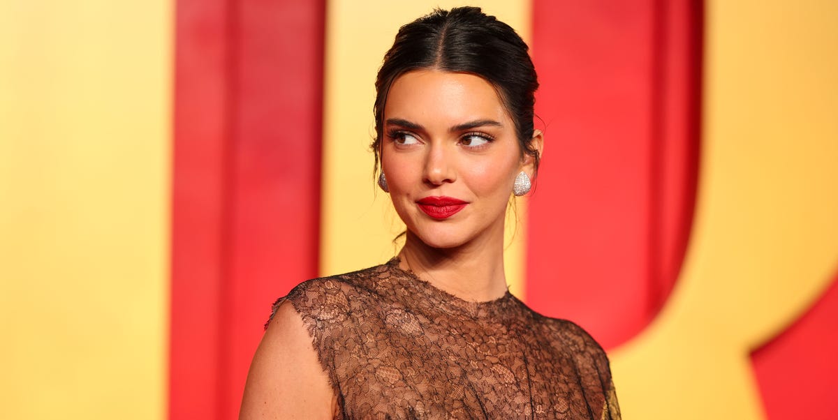 Kendall Jenner Wore See Through Corset Dress To Oscar After Party