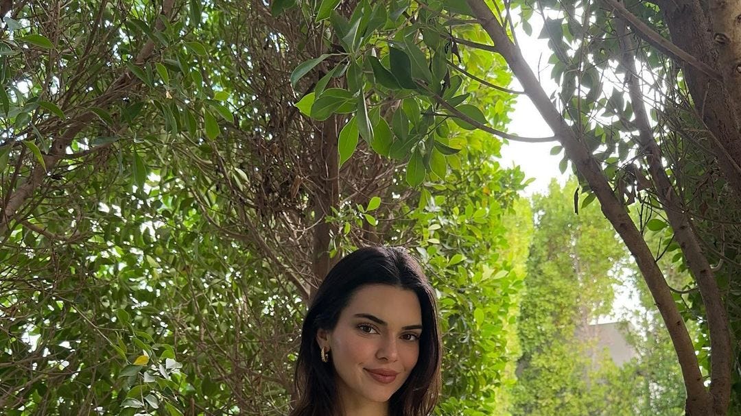 Kendall Jenner Poses In Bridal Rodarte Dress For Easter