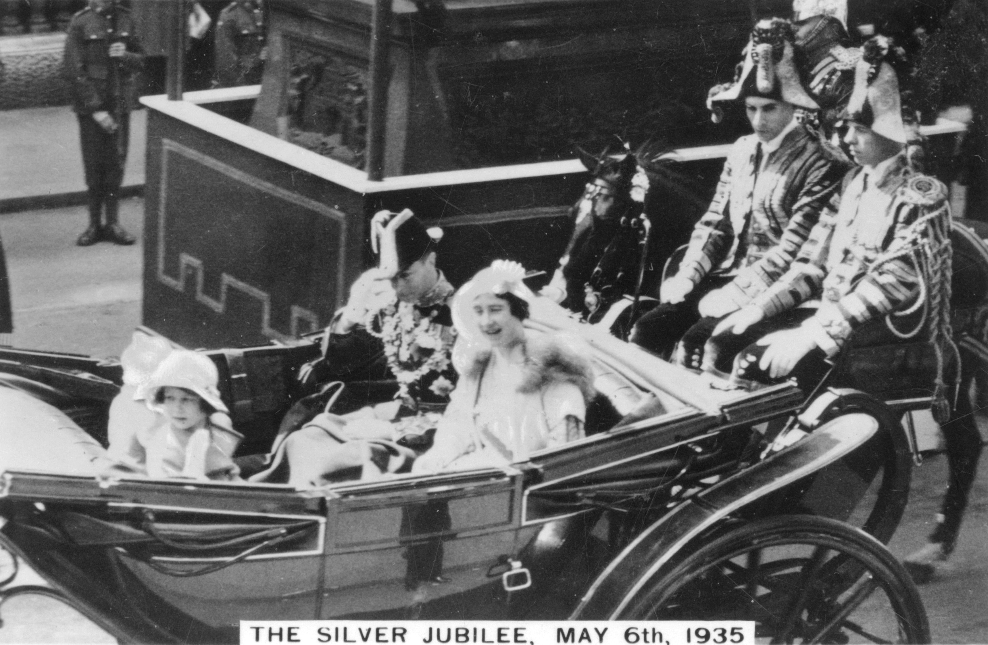 写真で振り返る、英ロイヤルファミリーの歴代ジュビリー 写真で振り返る、英ロイヤルファミリーの歴代ジュビリー