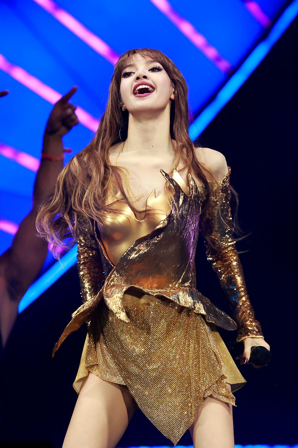 Blackpink在coachella穿什麼?jennie、lisa、jisoo、rosé稱霸2023 Coachella的舞台、私服造型盤點