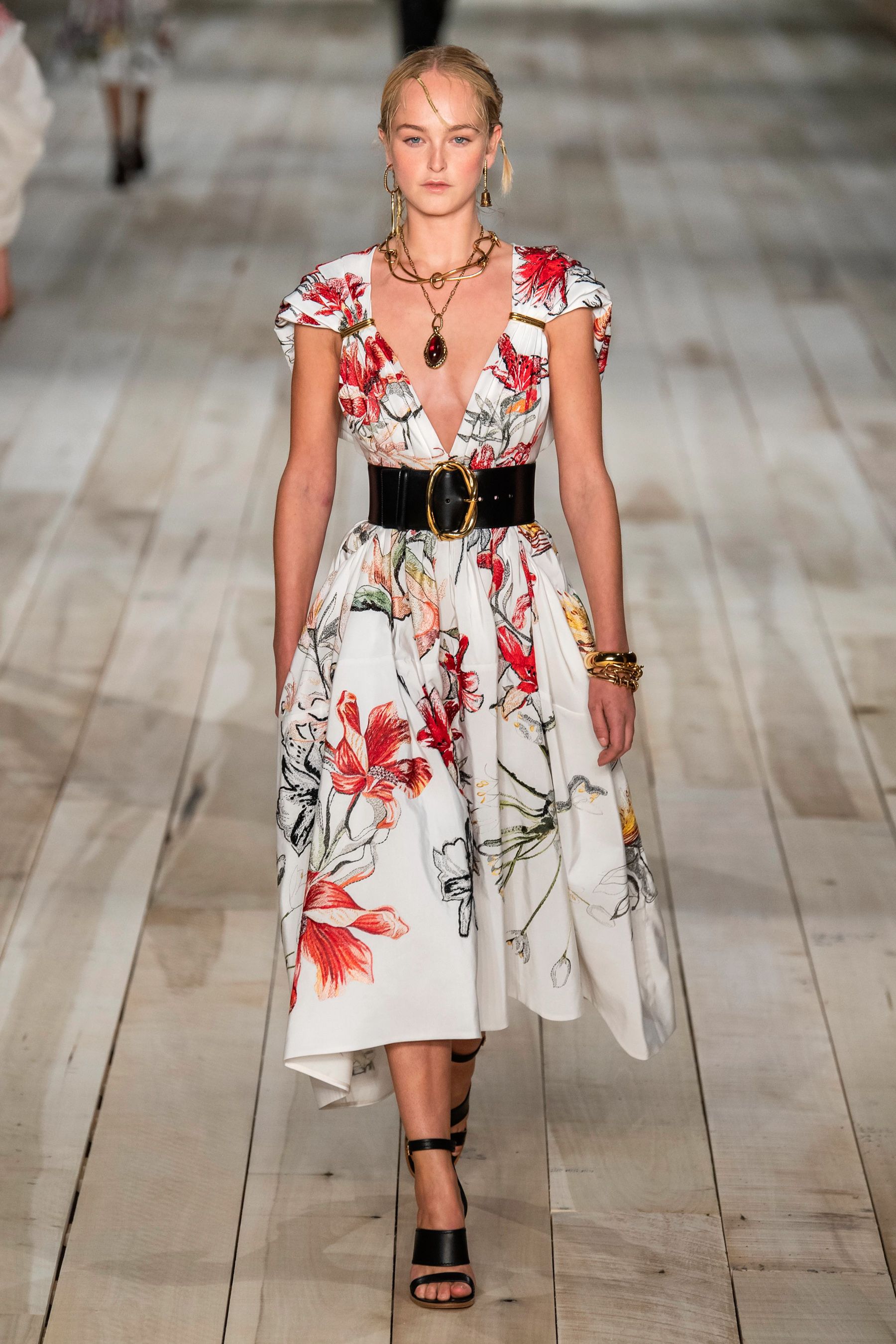 アレキサンダー・マックイーン」(ALEXANDER MCQUEEN)|2020春 アレキサンダー・マックイーン」(ALEXANDER MCQUEEN)|2020春