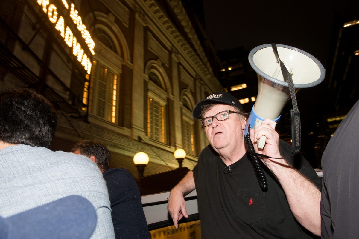 Fahrenheit 11 9 Trailer Michael Moore Donald Trump