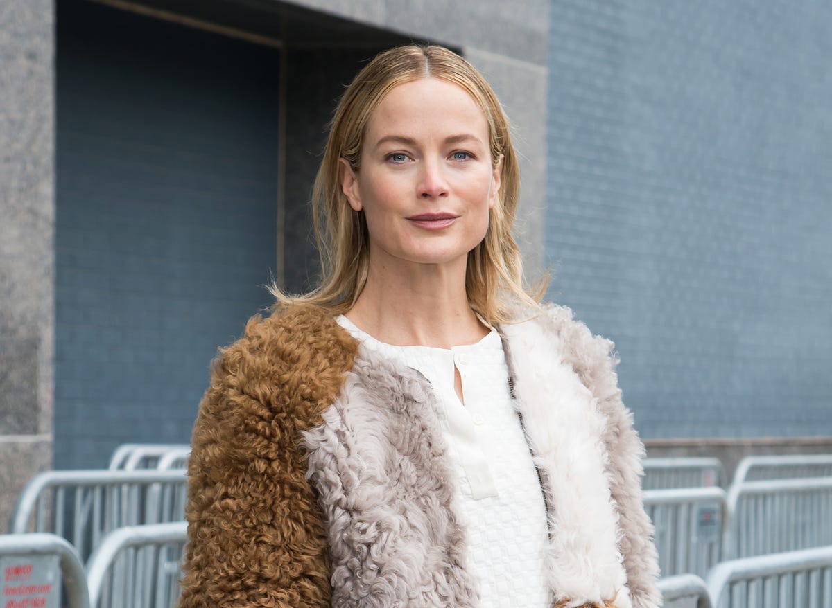 El Desnudo De Carolyn Murphy Que Reclama La Belleza De La Madurez La