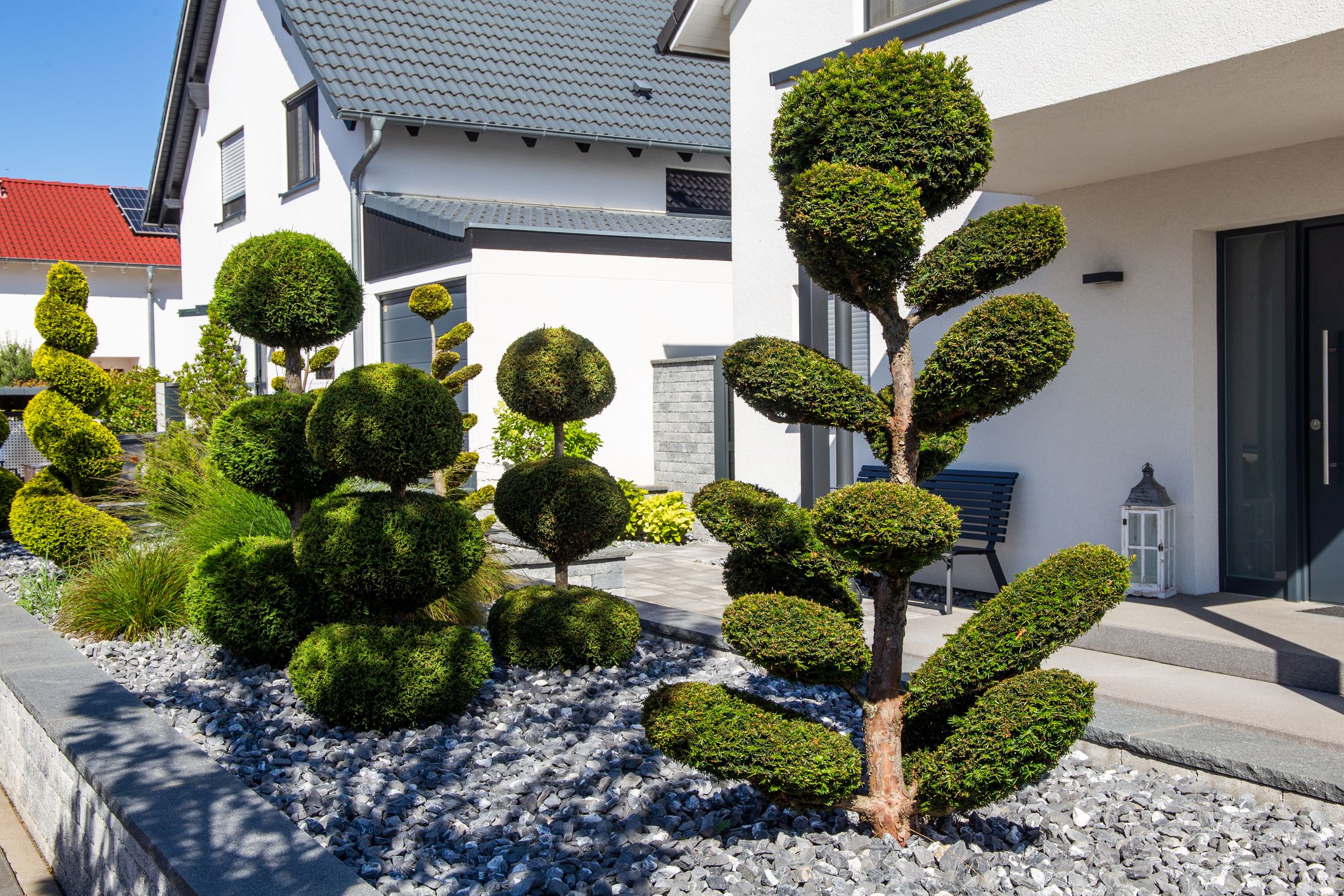 21 Front Yard Landscaping Ideas With Rocks Stone and Mulch