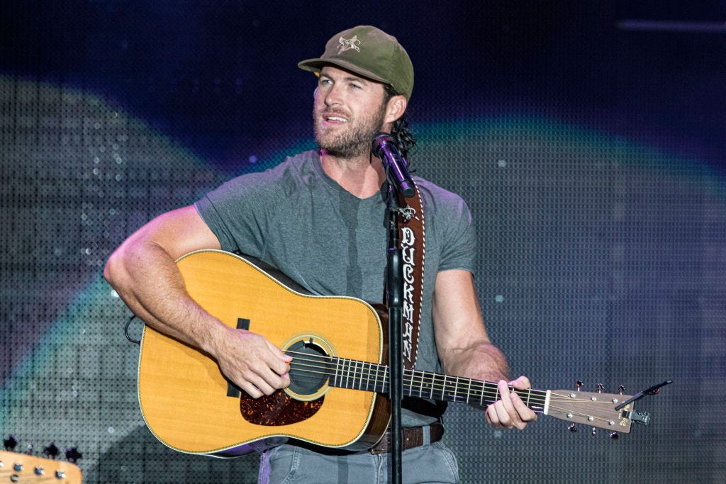 Country Star Riley Green Shows Off His Abs In Shirtless Photos
