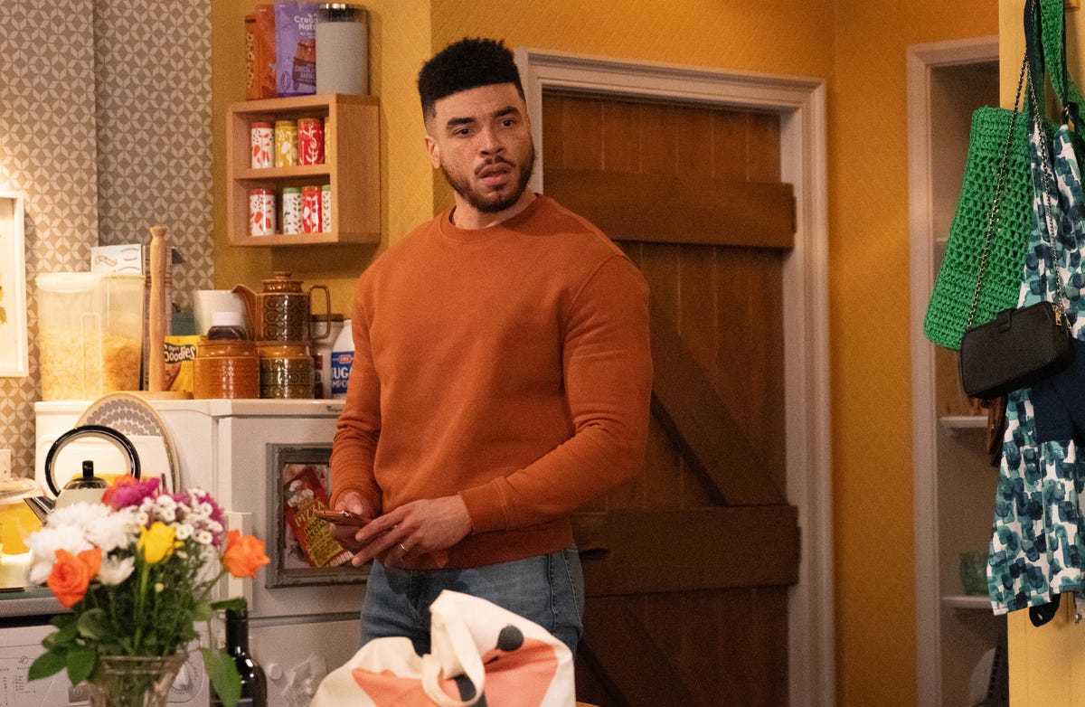 Emmerdale Spoilers Nate Robinson Shares Tracy And Caleb Affair Theory