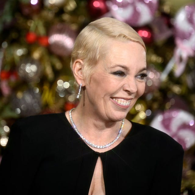 Olivia Colman Unveils Striking Hair Transformation