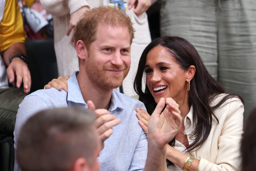 All The Harry And Meghan Pda Photos From The Invictus Games