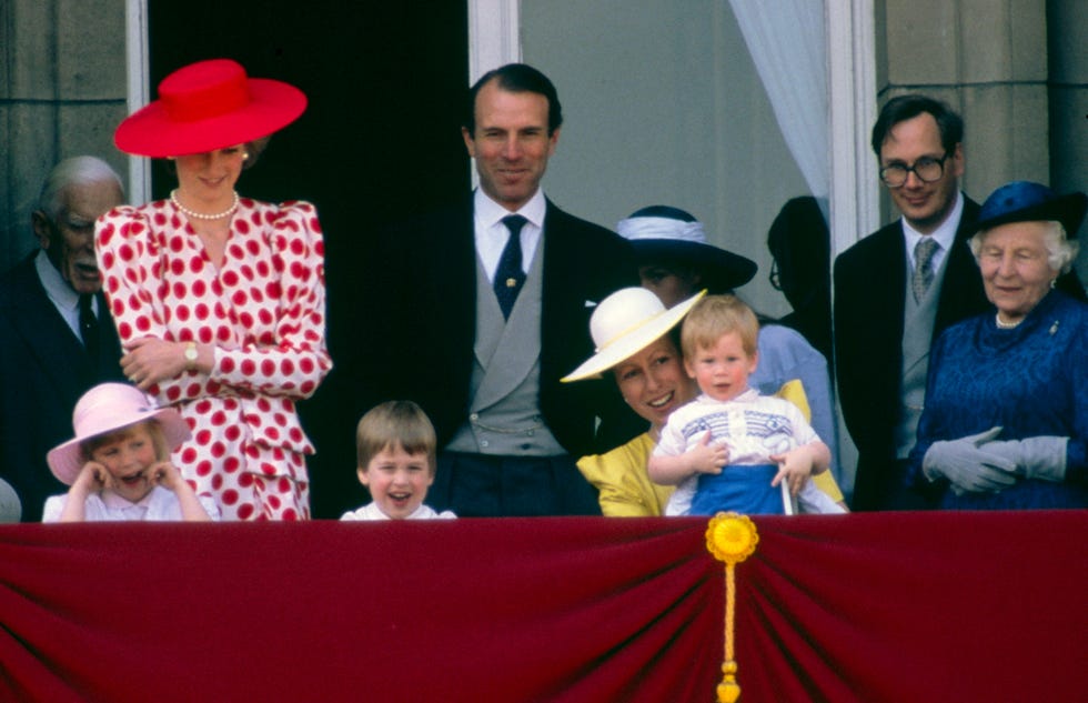 Prince Louis Borrows Prince Harrys Outfit For Buckingham Palace Debut
