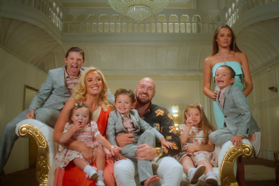 Molly Mae And Tommy Fury Return To Tv In Netflix Trailer For At Home With The Furys