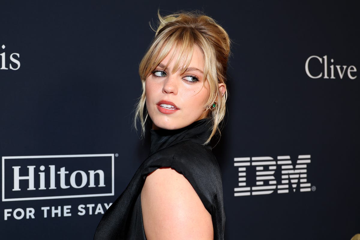 Reneé Rapp Ditched Her Hair Extensions For A Shaggy Wolf Haircut