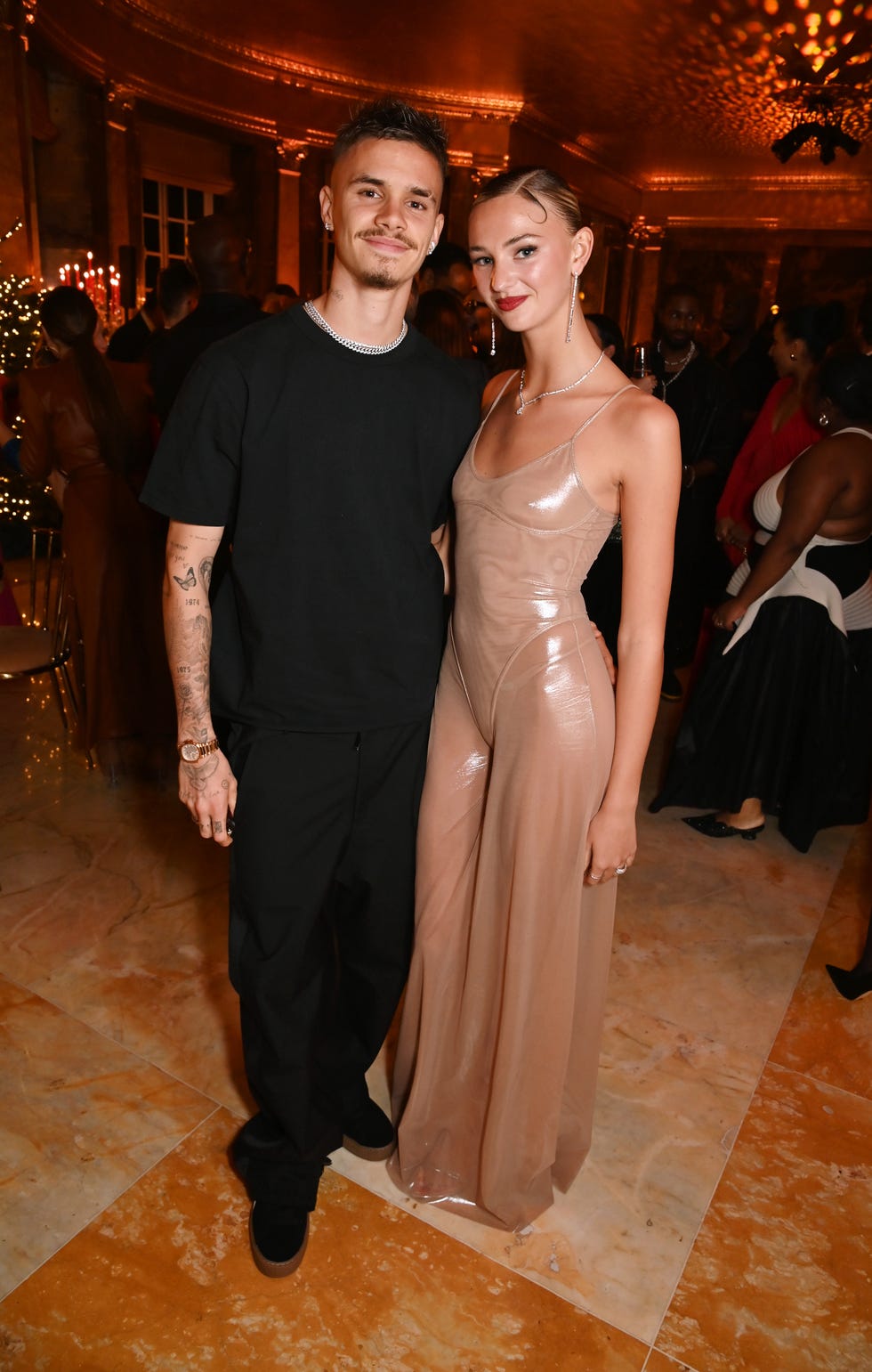 El Look “cuerpo Desnudo” De La Novia De Romeo Beckham La Nuera Con Más
