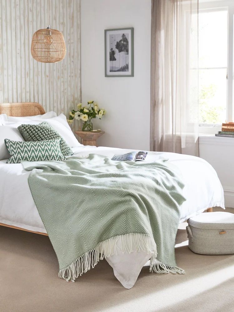 Best Bed Throws 15 Cosy Throws For Beds 2025