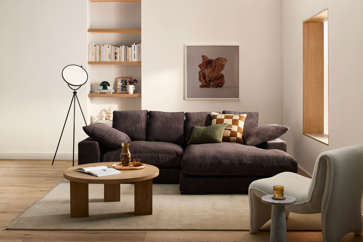 Lonsdale 106 reversible modular sectional store