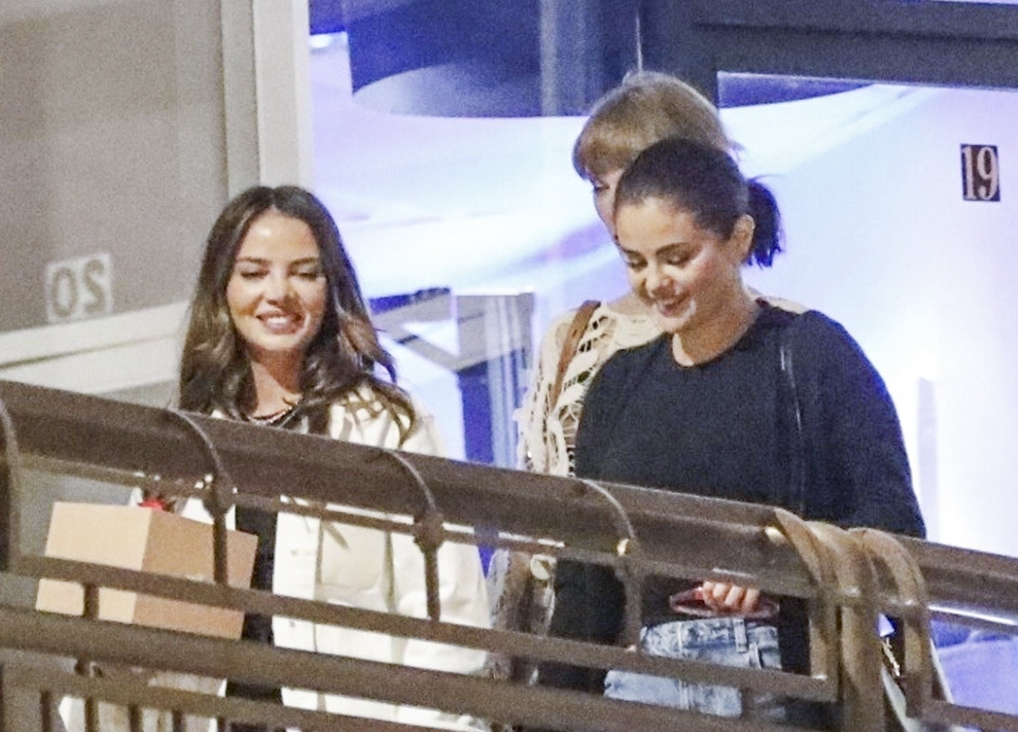 Taylor Swift Selena Gomez Zoe Kravitz El Grupo De Amigas Más Top