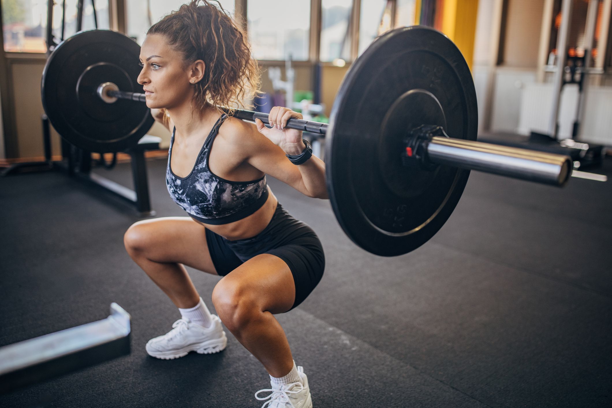 This is how heavy a woman should squat really
