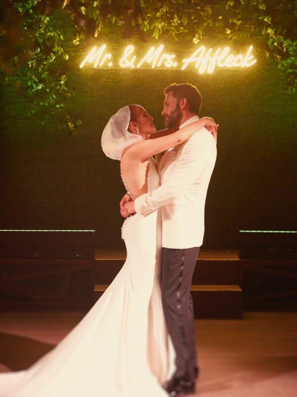 「人生で最も完璧な瞬間…」ジェニファー・ロペスが夢のような結婚式の写真を一挙公開！
