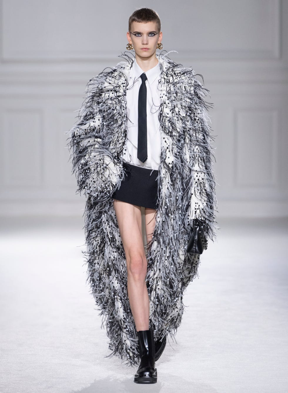 Cappotti Autunno Inverno 2023 2024: tendenze moda dalle sfilate Cappotti Autunno Inverno 2023 2024: tendenze moda dalle sfilate