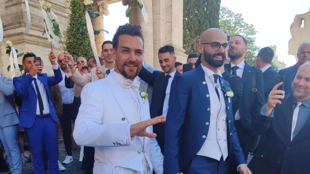 Valerio Scanu si è sposato con Luigi Calcara Valerio Scanu si è sposato con Luigi Calcara