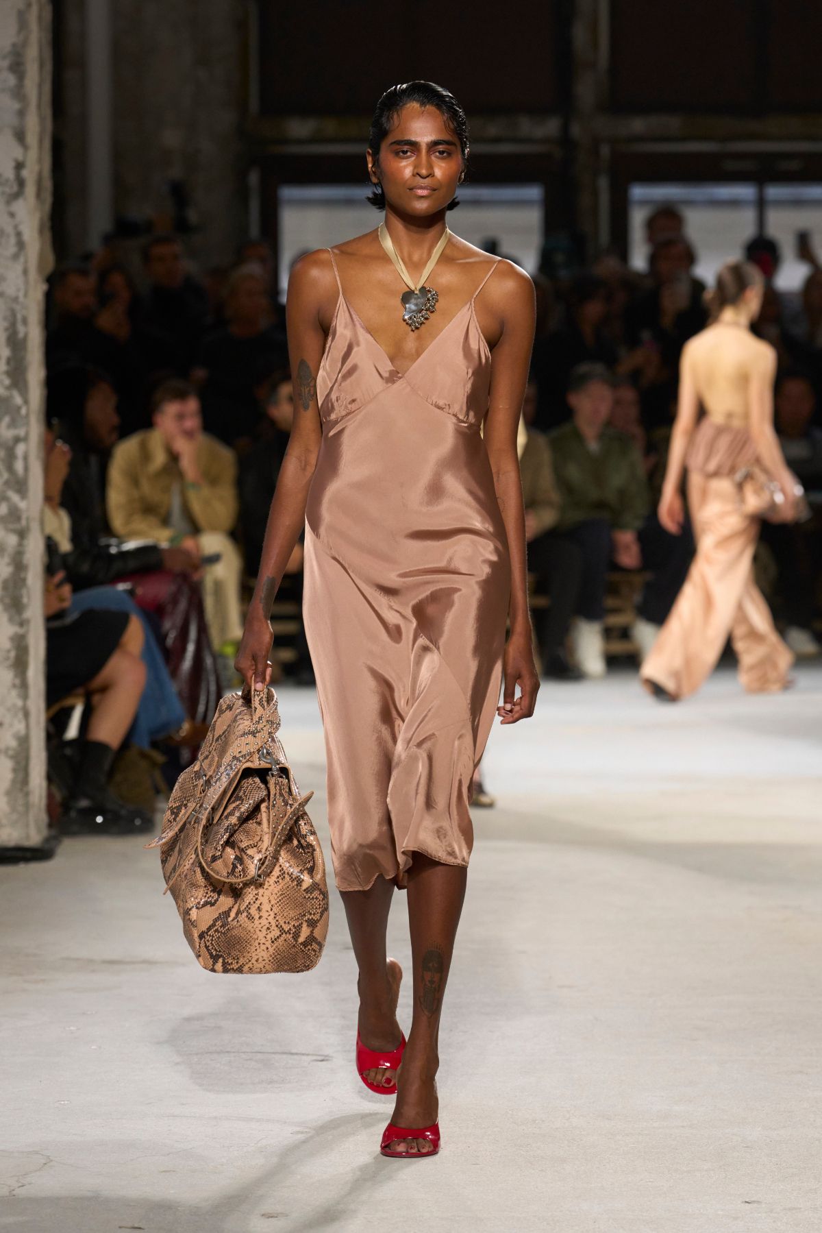 ドリス ヴァン ノッテン(Dries Van Noten)」2025春夏 ドリス ヴァン ノッテン(Dries Van Noten)」2025春夏