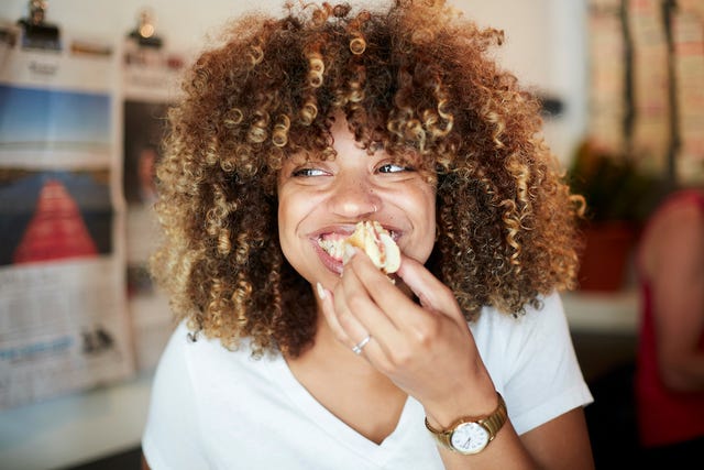 Why You Should Actually Eat With Your Mouth Open