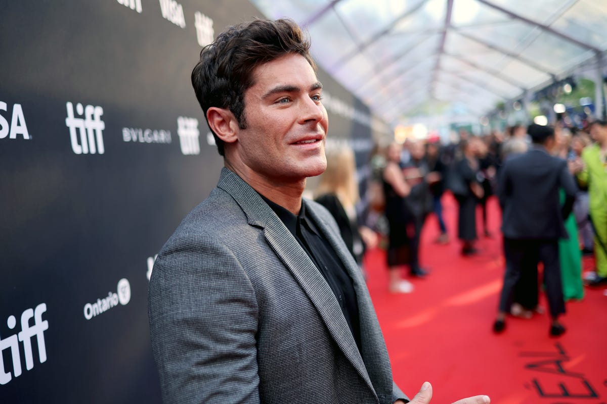 Qué Le Pasa En La Cara” Zac Efron Irreconocible En Su Transformación