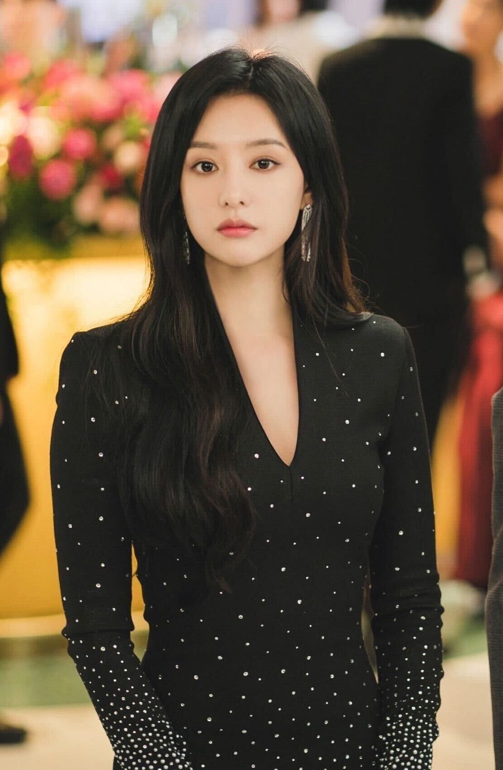 《淚之女王》金智媛金秀賢浪漫吻戲被罵翻!劇中財閥千金風穿搭一集比一集美,品牌全幫你找出來