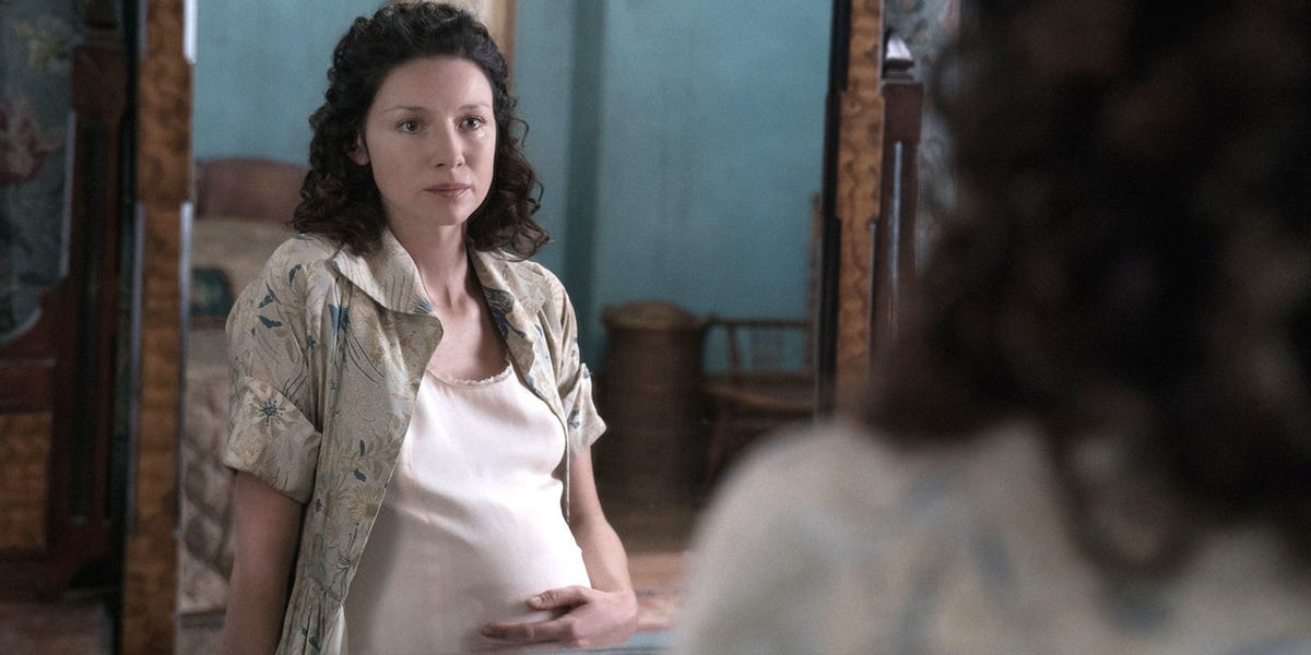 Outlander Season 3 Premiere Recap Outlander Claire Gives Birth To