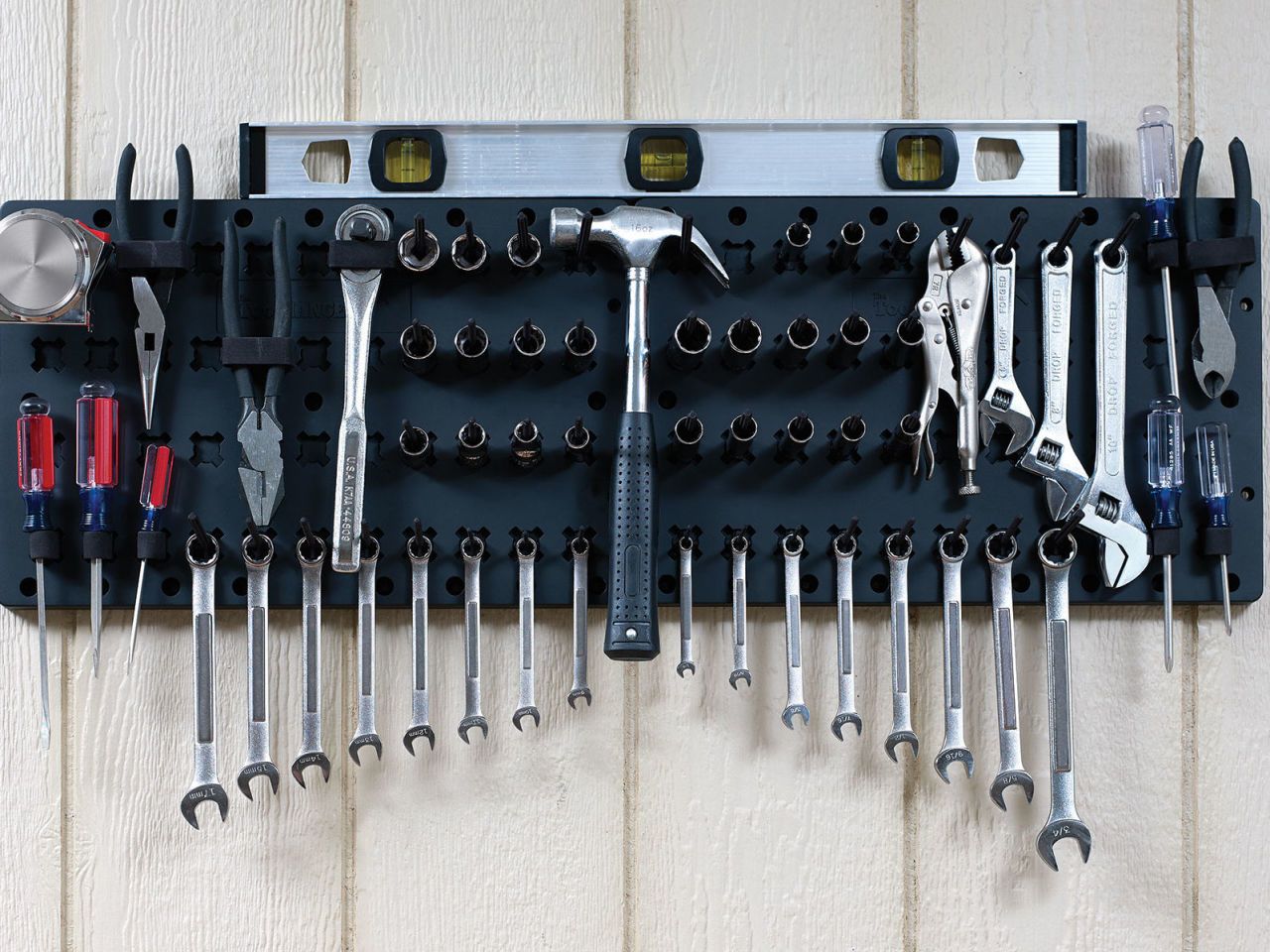 Tool hangers store
