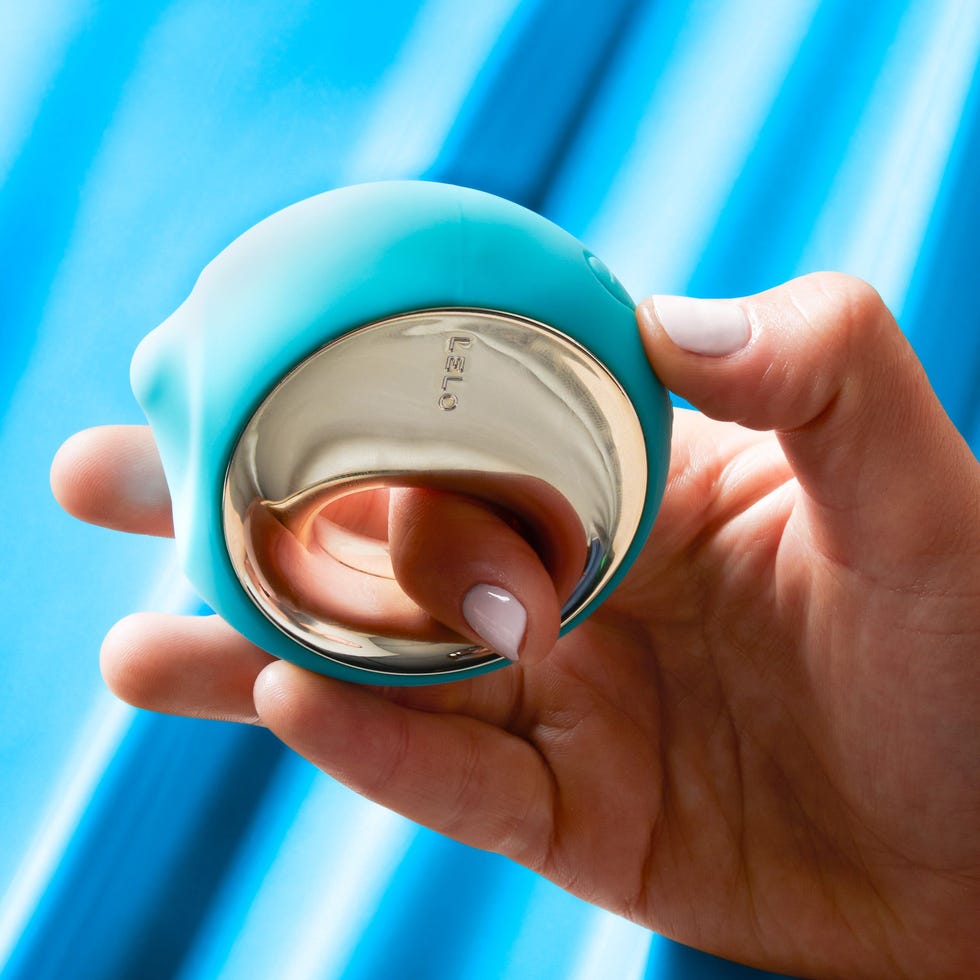 13 Best Oral Sex Toys That Feel Like A Tongue Per Sex Experts